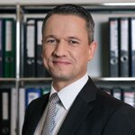 Rechtanwalt Mag. Alexander Henker (Kapuzinerberg No:2, Ried im Innkreis), avukatlar  Yukarı Avusturya'dan