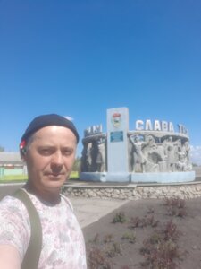 Слава труду (Voronezh Region, Liskinskiy rayon, Krasnoznamenskoye selskoye poseleniye, selo Liskinskoye, ulitsa 40 let Pobedy), anıt, heykel  Voronejskaya oblastından