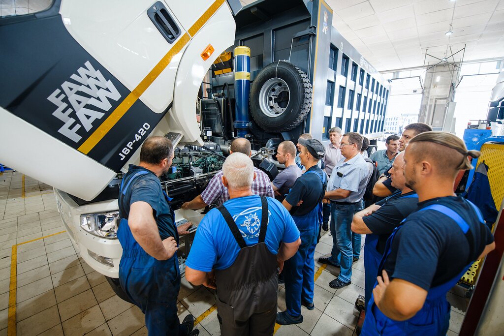 Kamyon ve ağır vasıta satış ve servis firmaları Faw Trucks Vologdaskan, Velsk, foto