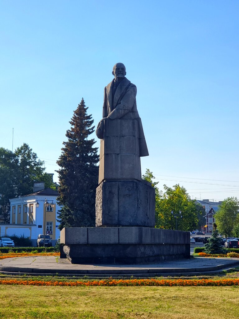 Anıt, heykel Vladimir Lenin, Petrozavodsk, foto