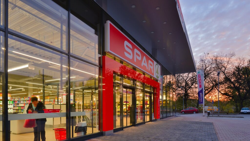 Süpermarket Spar szupermarket, Budapeşte, foto