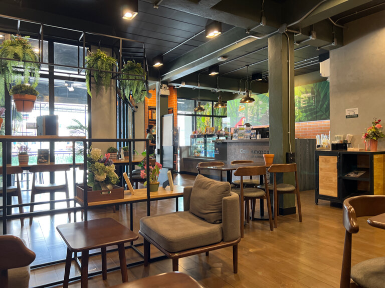 Kahve dükkanları Cafe Amazon, , foto