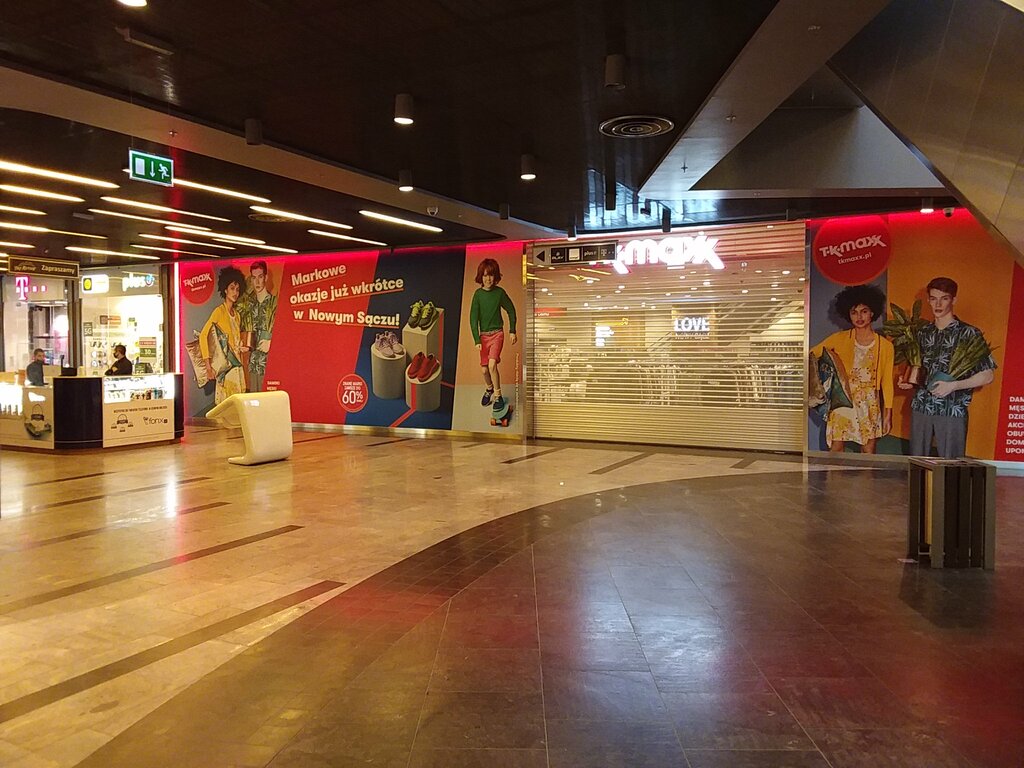 Büyük mağazalar Tk Maxx, Nowy Sacz, foto