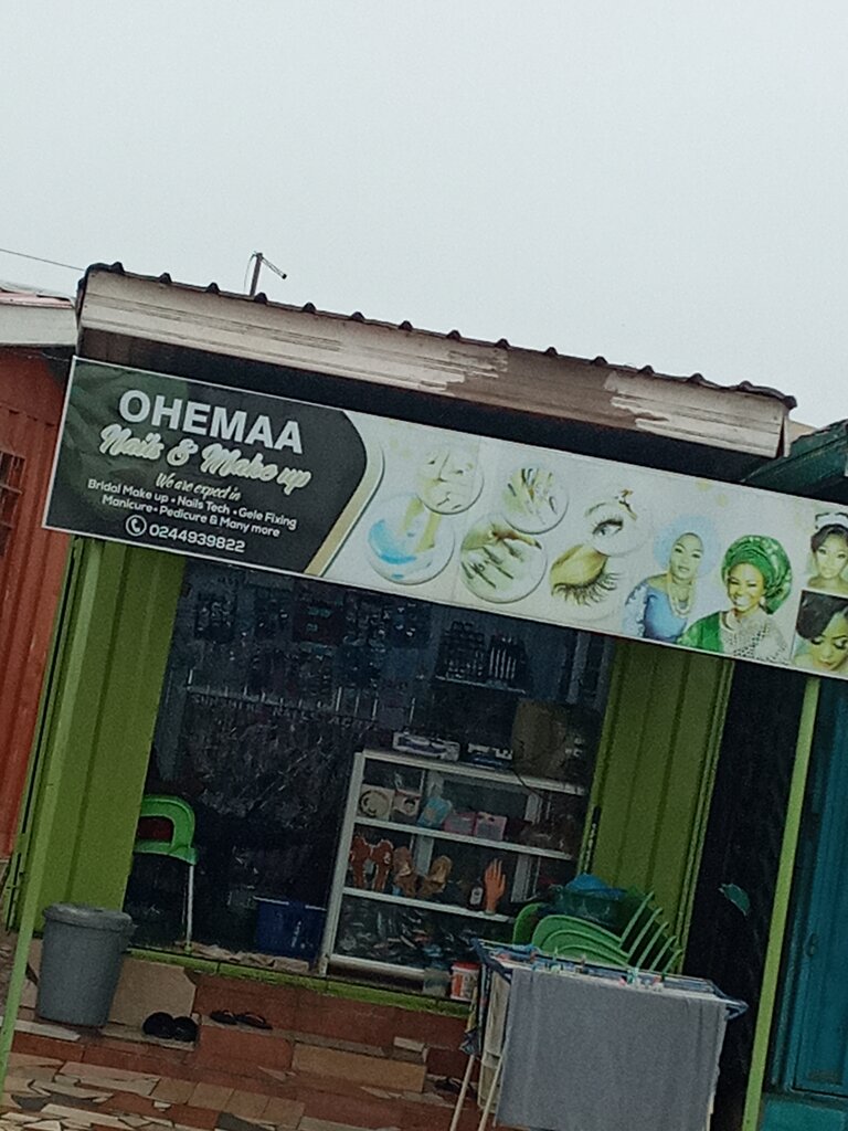 Kozmetoloji, kozmetik salonları Ohemaa makeup and nails, Akra, foto