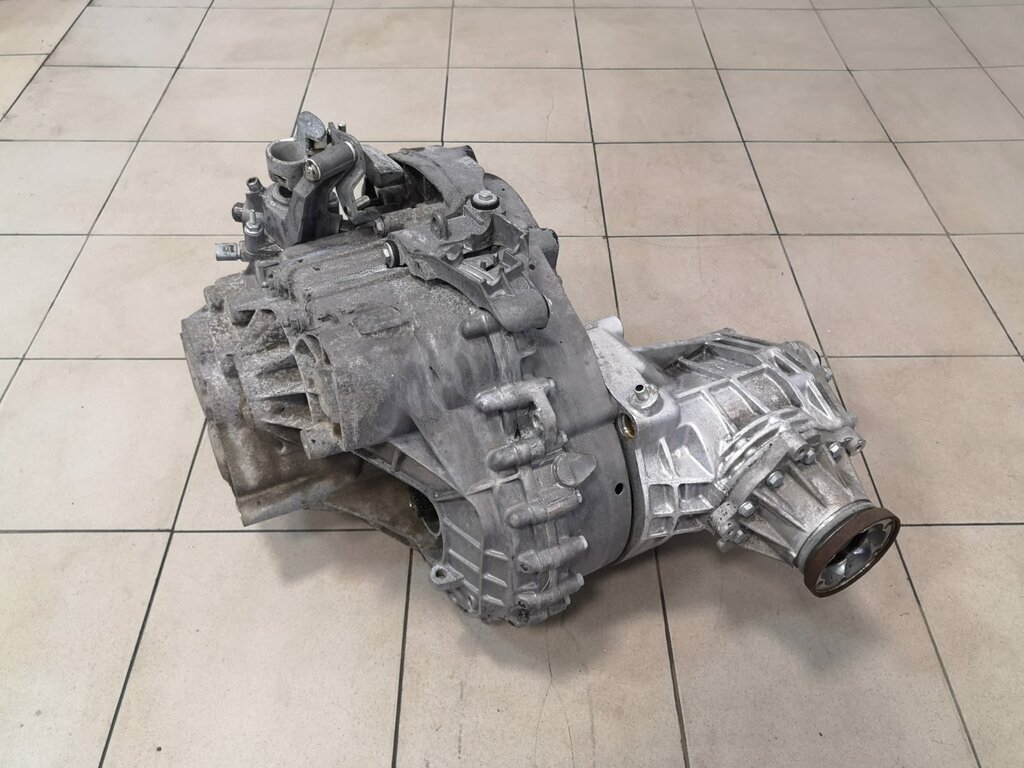 Çıkma yedek parça Parsing of commercial vans, Moskova, foto