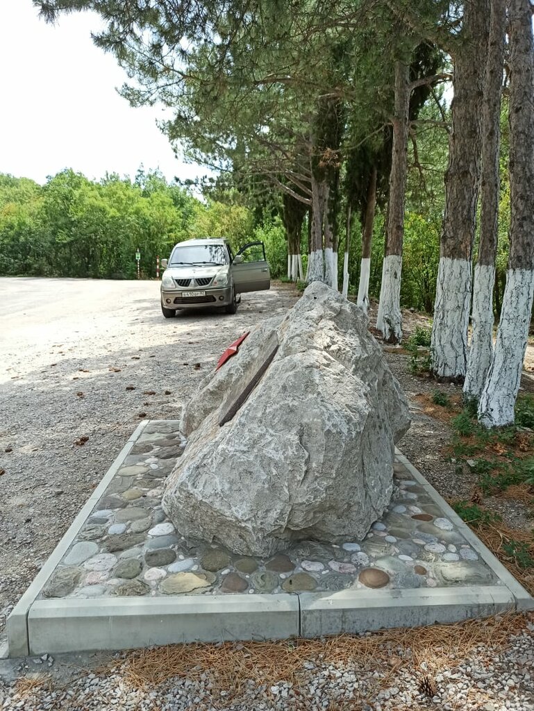Anıt, heykel Неизвестный солдат, Kırım Cumhuriyeti, foto