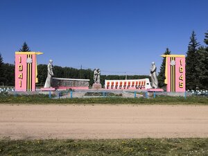 Мемориал Славы 1941-1945 гг. (Altai Territory, Zmeinogorskiy rayon, selo Kuzminka), anıt, heykel  Altayski krayından