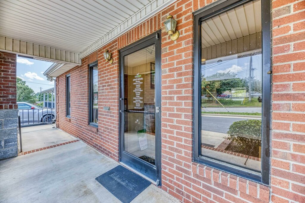 Depo hizmetleri SafeNest Storage, Kuzey Carolina Eyaleti, foto