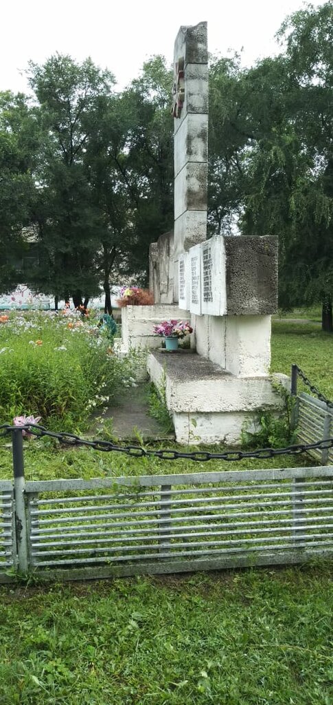 Anıt, heykel В честь воинов-односельчан, погибших в годы Великой Отечественной войны, Yahudi Özerk Bölgesi, foto