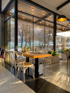 Paradise (Vasılıı Radlov kóshesi No:5Г, Kóktóbe shaǵyn aýdany, Almaty), kafe  Almatı'dan