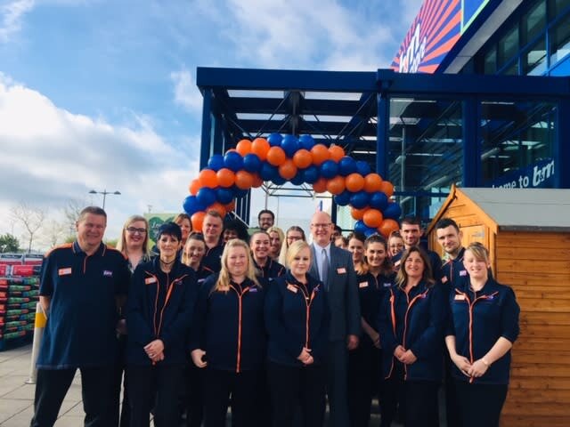 i̇ndirim ve fırsat sistemleri B&m Home Store with Garden Centre, İngiltere, foto