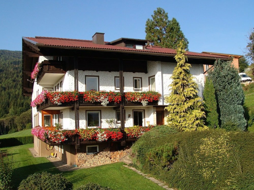 Otel Cozy Apartment in Afritz am See near Gerlitzen Ski Area, Karintiya, foto