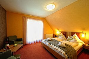 Landhotel Talblick (Baden-Württemberg, Freudenstadt, Baiersbronn), otel  Baden‑Wurttemberg'den