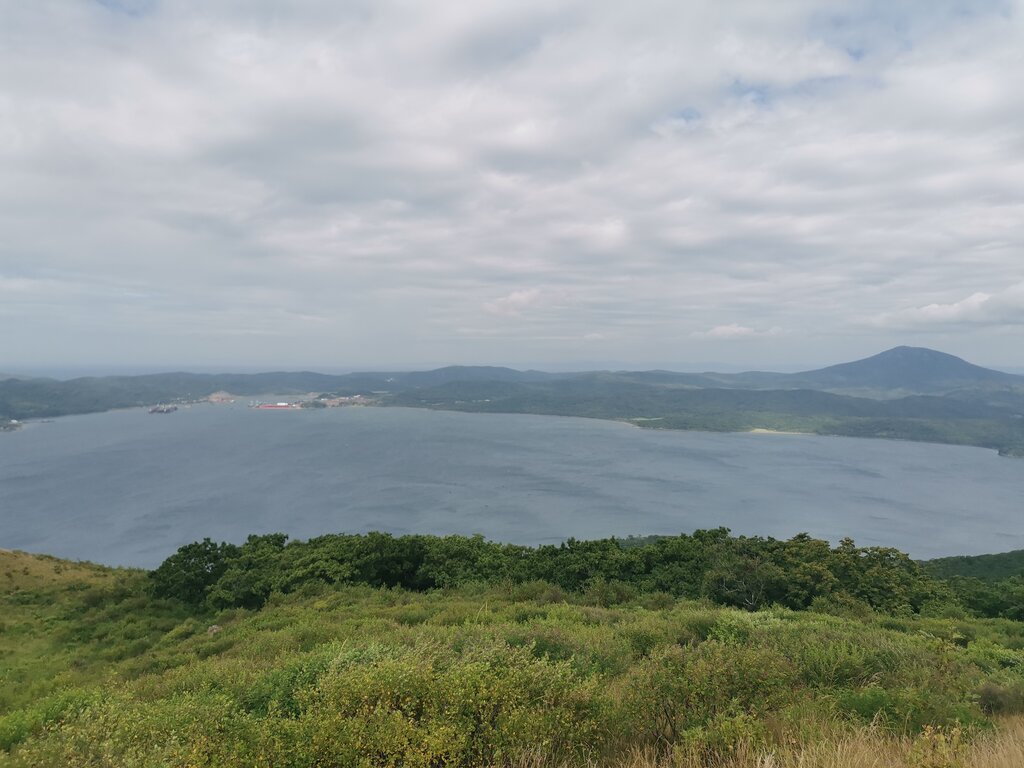 Dağ zirvesi Гора Старцева 354 метра, Primoriye, foto