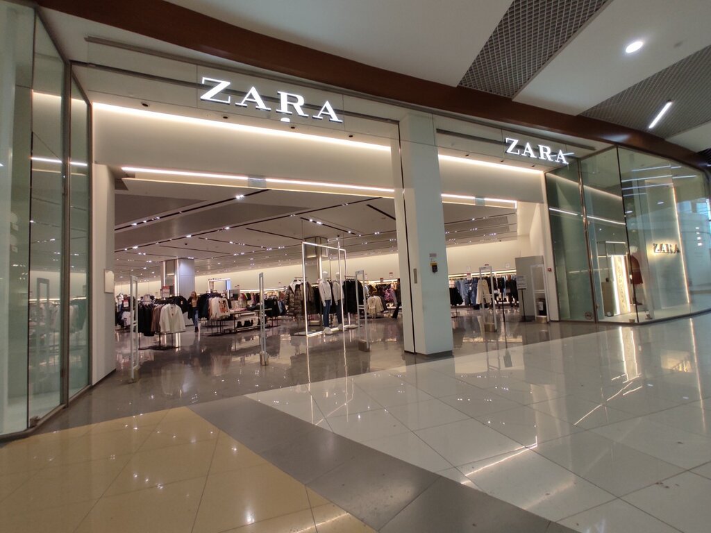 Giyim mağazası Zara, Barnaul, foto