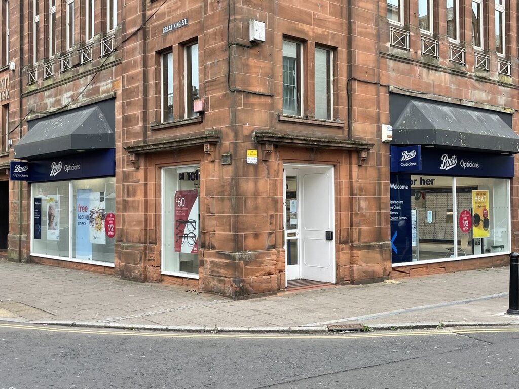 i̇şitme cihazları Boots Opticians, Dumfries, foto