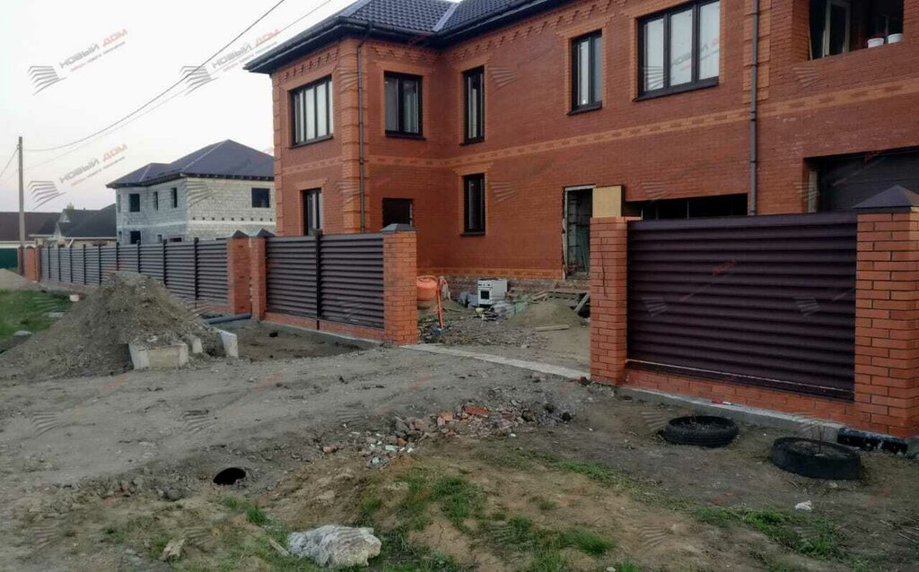 Çitler, parmaklıklar Завод Новый Дом, Rostov‑na‑Donu, foto