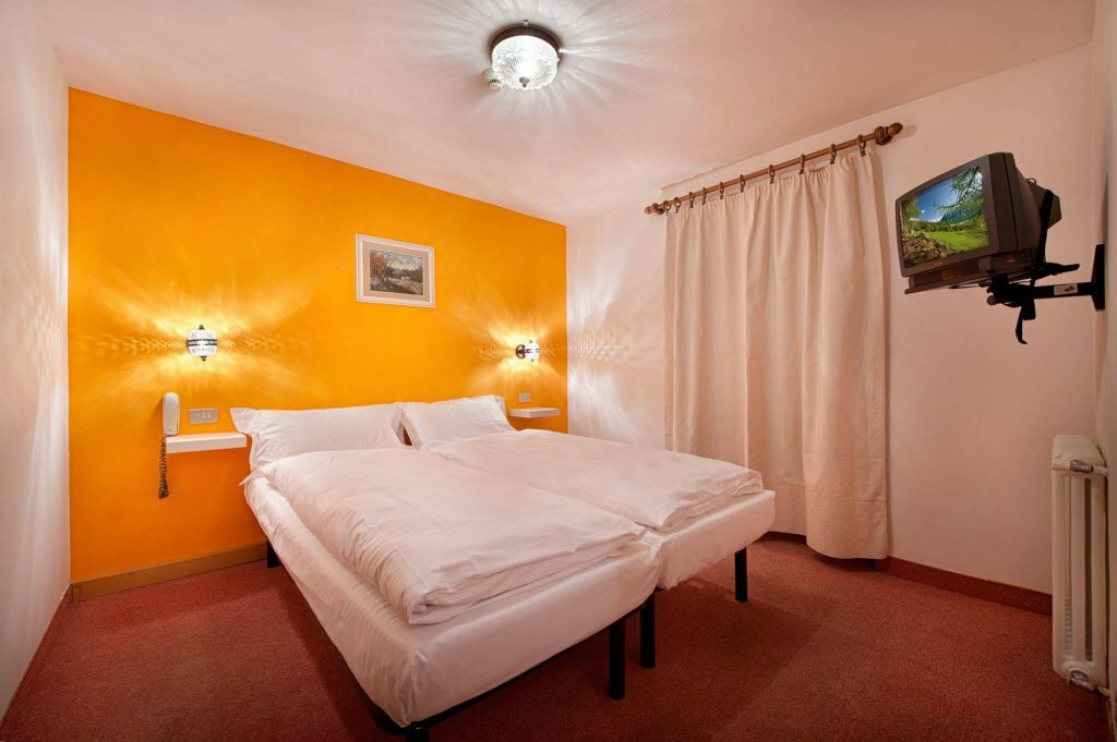 Otel Hotel Teola, Lombardiya, foto