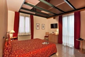 Santanna (Piedmont, Provincia del Verbano-Cusio-Ossola, Verbania), otel  Verbania'dan