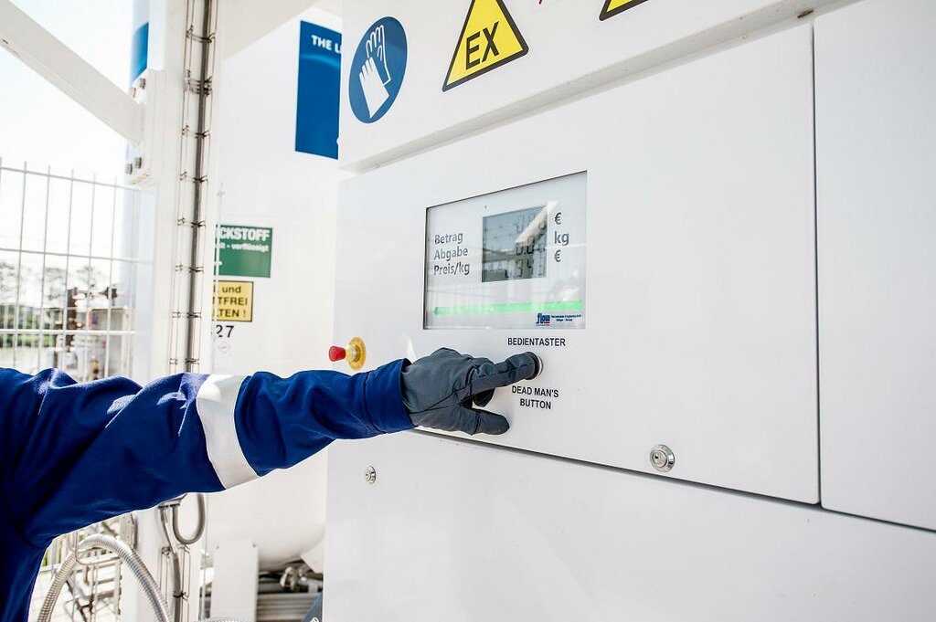 Otogaz dolum istasyonu Lng Tankstelle - Rag. Gas. Mobil, Yukarı Avusturya, foto