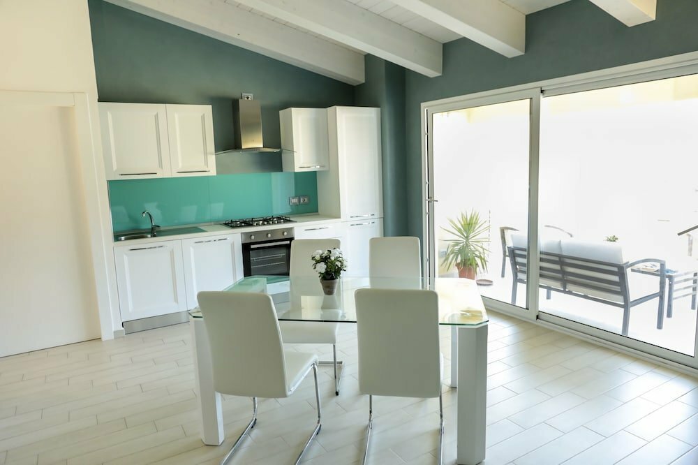 Otel R & D, Sardunya, foto