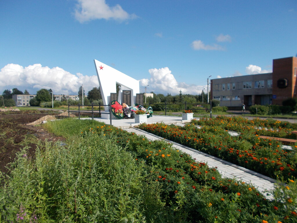 Anıt, heykel Обелиск павшим землякам в годы Великой Отечественной войны, Saint‑Petersburg ve Leningradskaya oblastı, foto