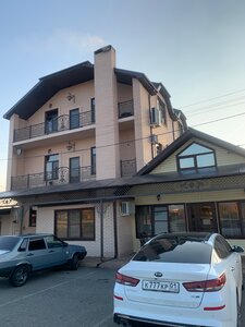  777 (Republic of Adygea, Teuchezhsky District, M-4 Don, 1355-y kilometr, 1А), kafe  Adygeysk'ten