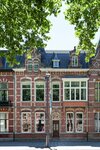 Hotel Julien (Gelderland, Tiel, Stationsweg, 20), otel  's‑Hertogenbosch'tan