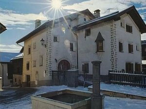 Gasthaus Zum Weissen Kreuz (Graubünden, Maloja, Crappun, 18), otel  Samedan'dan