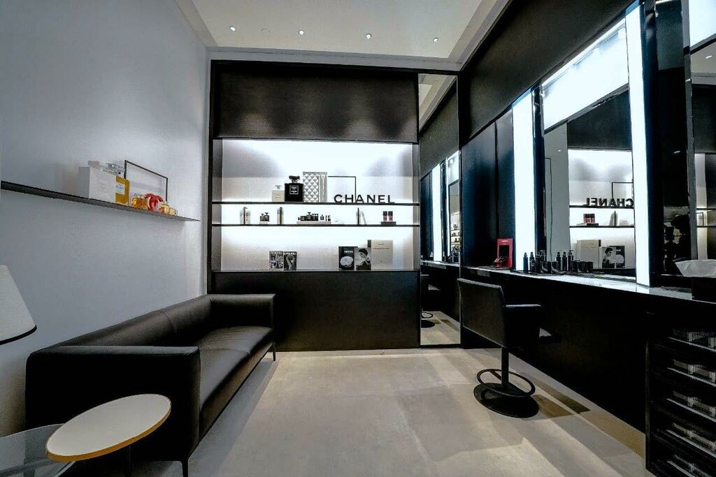 Kozmetik ve parfümeri mağazaları Chanel Fragrance and Beauty Boutique, Cidde, foto