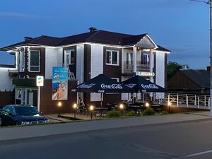 Облака (vulica Lienina No:202), kafe  Slutsk'tan