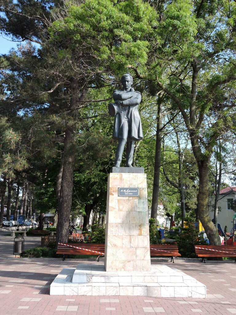 Anıt, heykel Михаил Юрьевич Лермонтов, Gelencik, foto