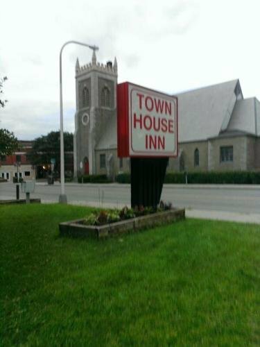 Otel Town House Inn, Oneonta, foto