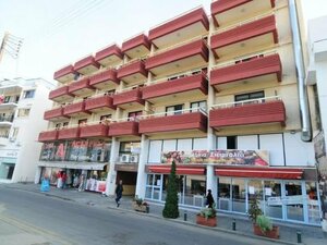 Petalmo City Apartments (Larnaca), otel  Larnaka'dan