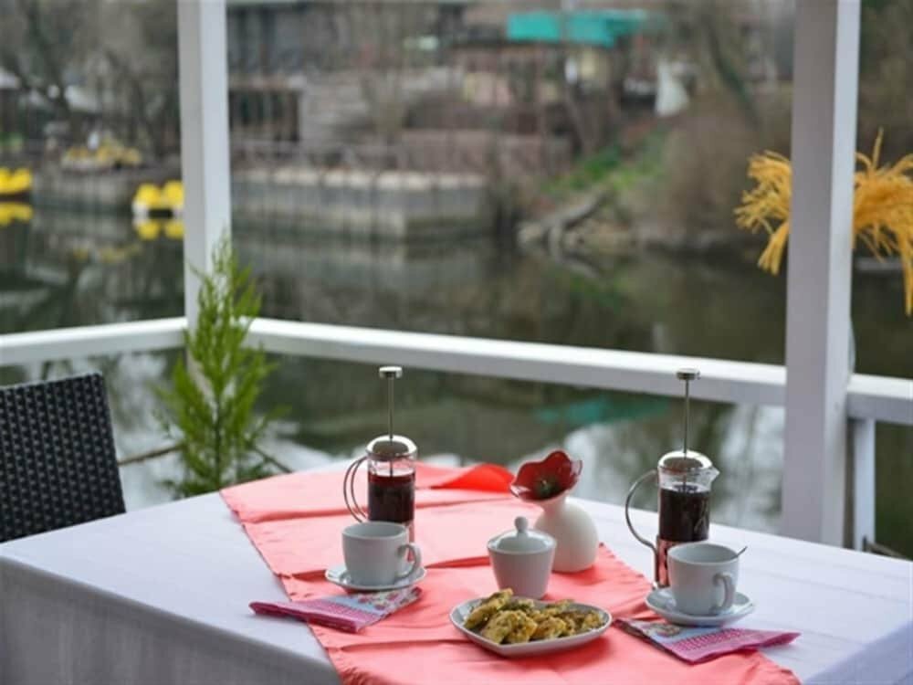 Restoran Treetops Park Hotel, Şile, foto