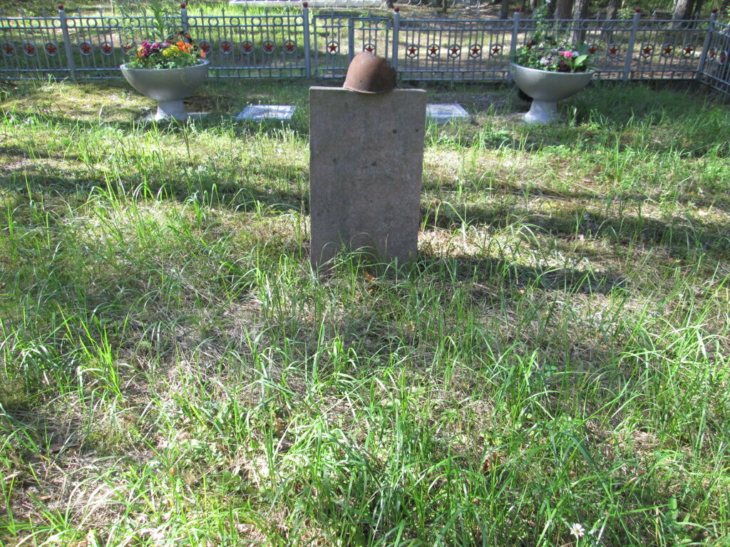 Anıt, heykel Воинское захоронение № 32, Karelya, foto
