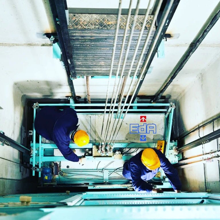 Kapılar EdA Ascensores y Puertas Automáticas, Endülüs, foto