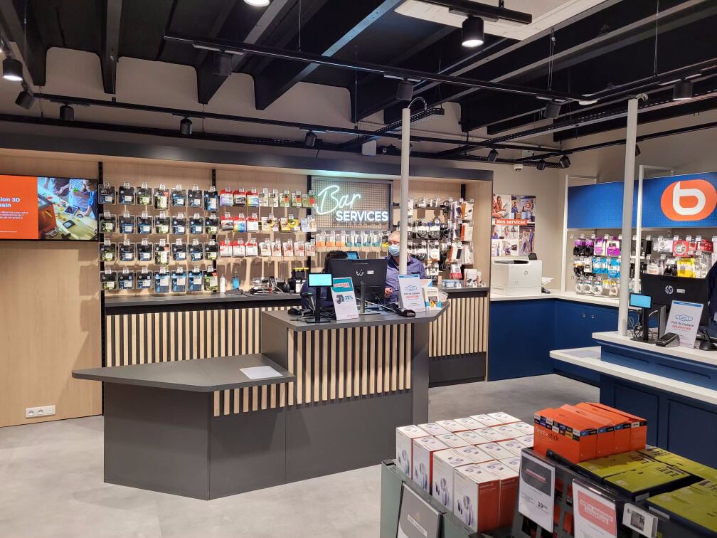 Beyaz eşya üreticileri Boulanger Rennes Comptoir, Rennes, foto