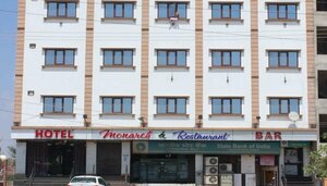 Oyo 1919 Hotel Monarch Regency (State of Rajasthan, Aravalli Range), otel  Rajasthan'dan