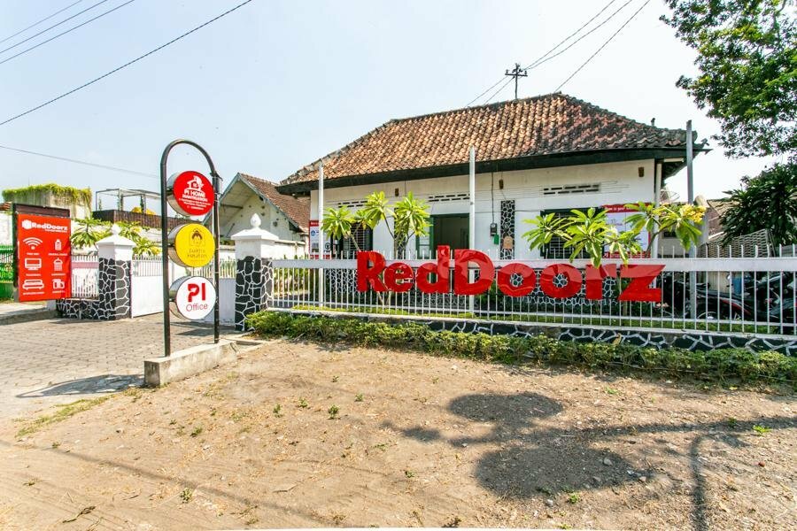 Otel RedDoorz Plus near Taman Sari 2, Yogyakarta, foto