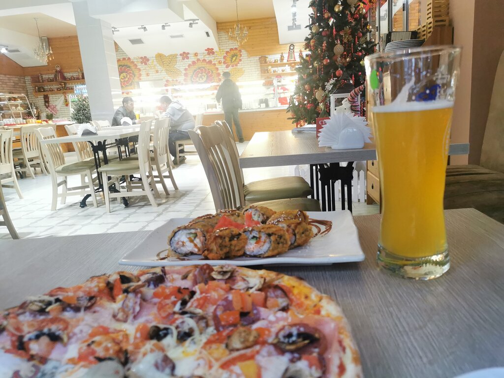 Suşi ve asya ürünleri Пицца на дровах, Soçi, foto