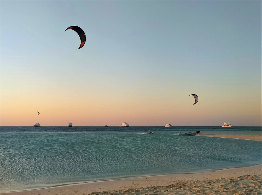 Kitesurfing Foxy Wind Water Sports Centre, Hurgada, foto