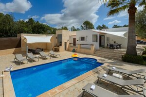 Villa Can Carreras (Islas Baleares, Santa Eulalia del Río, Santa Eulária des Riu, Calle San Jaime), otel  Santa Eulalia del Rio'dan