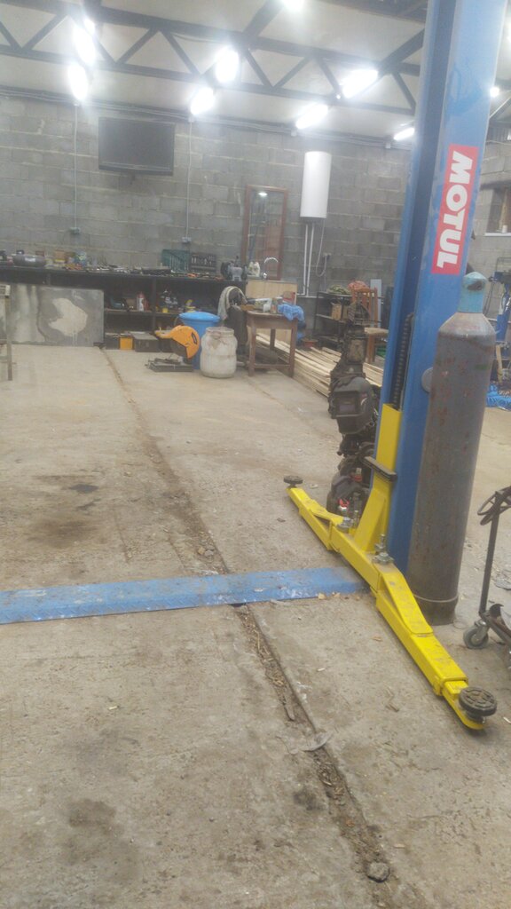 Otomobil servisi Avtotexcenter, Saratovskaya oblastı, foto