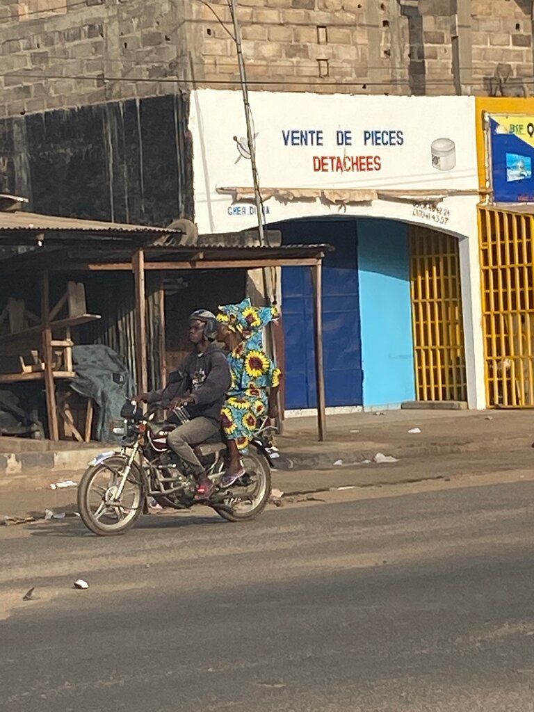 ATM'ler Vente de piece detachee, Bouake, foto