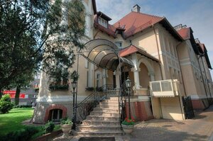 Hotel Villa Royal (Greater Poland Voivodeship, Powiat Ostrowski, Ostrów Wielkopolski, ulica Sienkiewicza, 2A), otel  Ostrow Wielkopolski'den