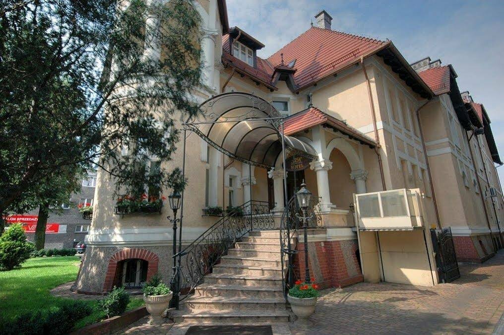 Otel Hotel Villa Royal, Ostrow Wielkopolski, foto