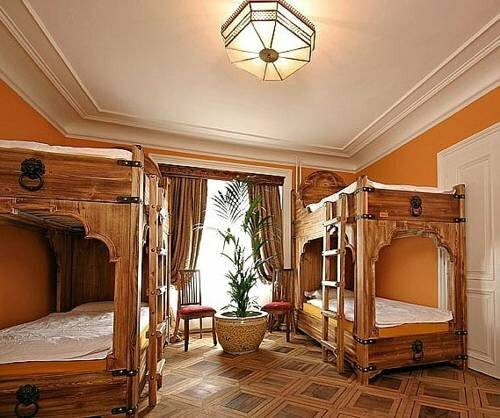 Otel Crossbox Pub+Backpacker, Schaffhausen, foto