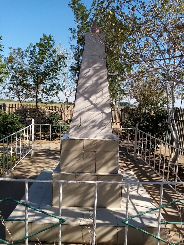 Anıt, heykel Погибшим в годы Великой Отечественной войны, Astrahanskaya oblastı, foto
