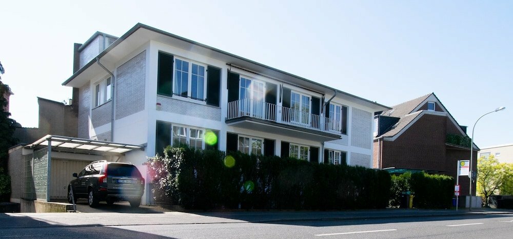 Otel Representative City Villa, Meerbusch, foto